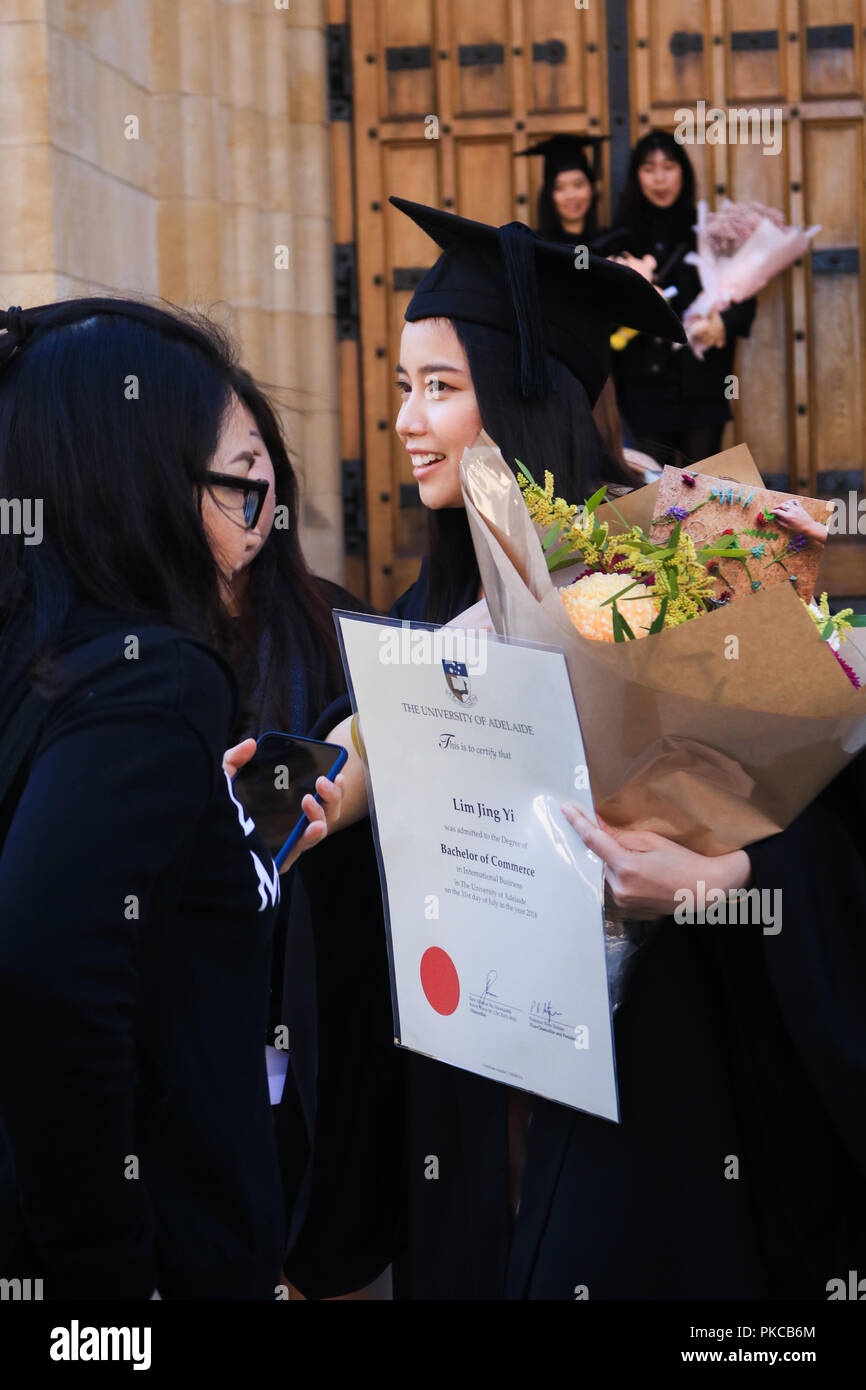 University students graduate australia hi-res stock photography and ...