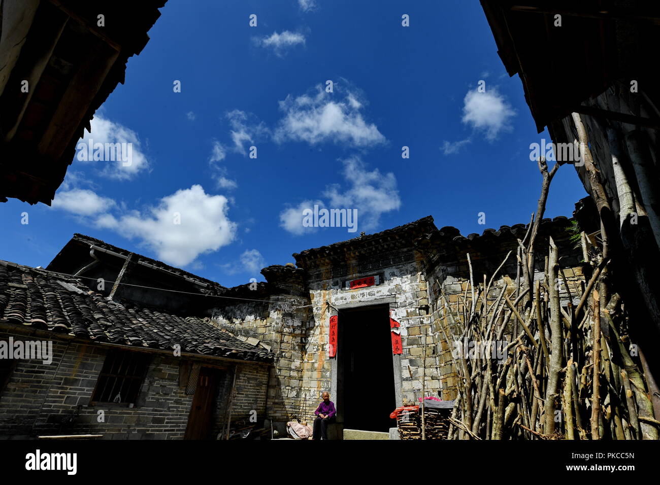 House catalog hi-res stock photography and images - Alamy