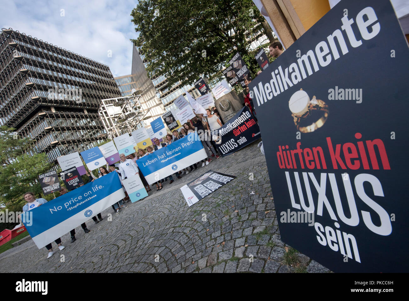 Drugs health protest demonstration hi-res stock photography and images ...