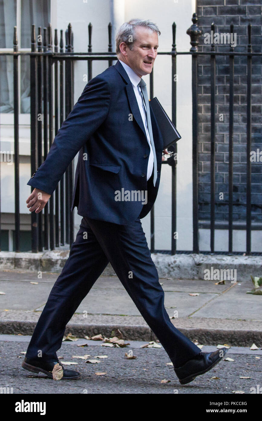 Education secretary damian hinds arriving at 10 downing street hi-res ...