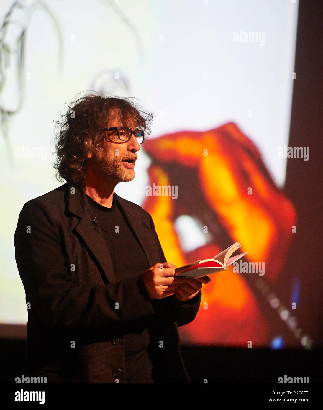 Chris riddle hi-res stock photography and images - Alamy