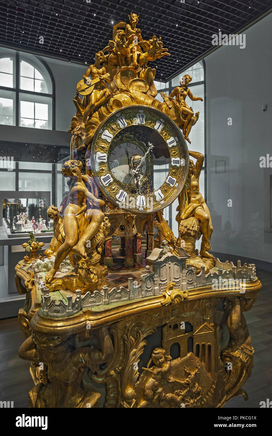 Court watchmaker hi-res stock photography and images - Alamy