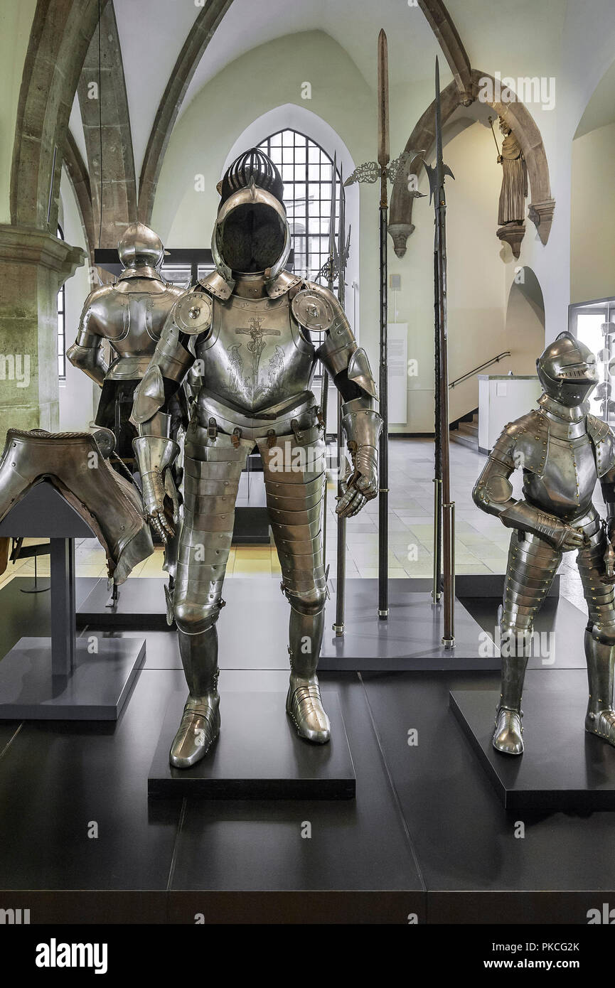 Knights armour museum hi-res stock photography and images - Alamy