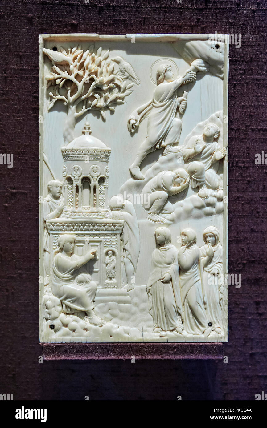 Ivory plate, women at the tomb of Christ and the Assumption of the Lord ...