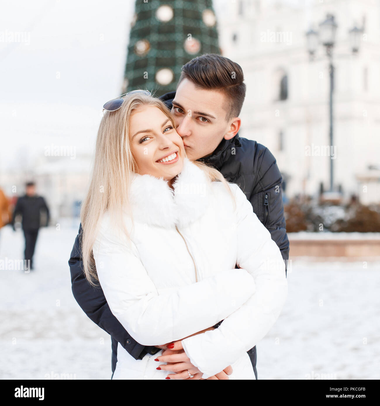 Beautiful couple hugging hi-res stock photography and images - Alamy