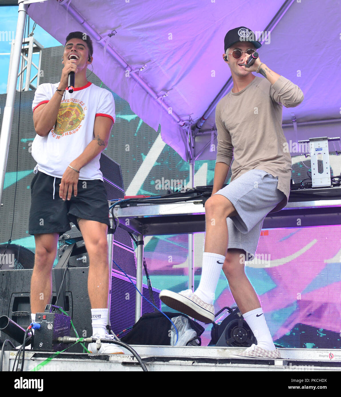 Y100 Mack-A-Poolooza ultimate poolside concert of the summer at ...