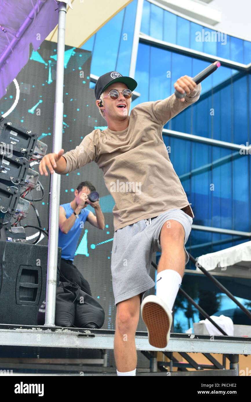 Y100 Mack-A-Poolooza ultimate poolside concert of the summer at ...