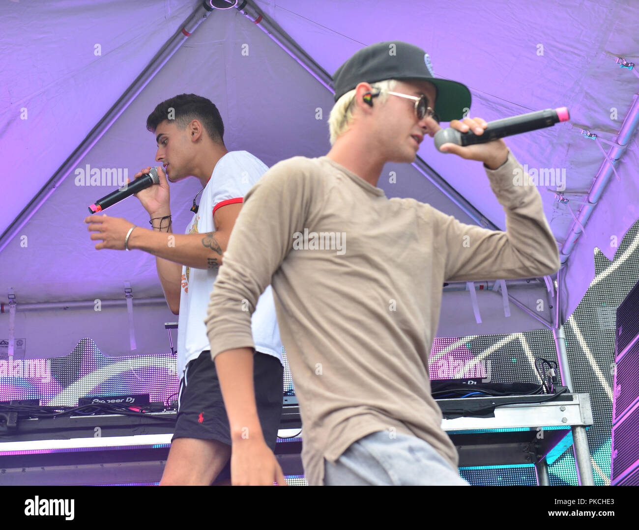 Y100 Mack-A-Poolooza ultimate poolside concert of the summer at ...