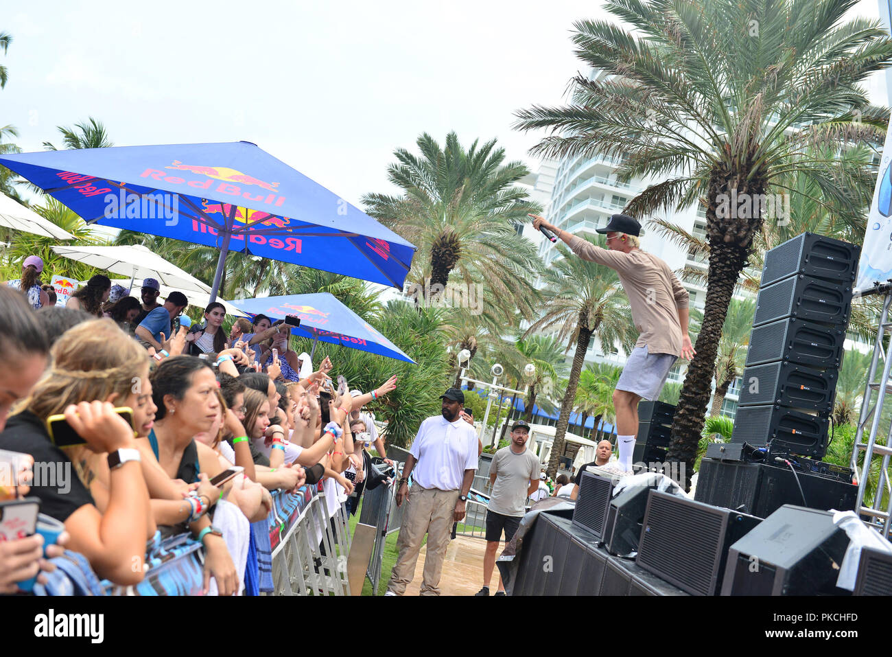 Y100 Mack-A-Poolooza ultimate poolside concert of the summer at ...