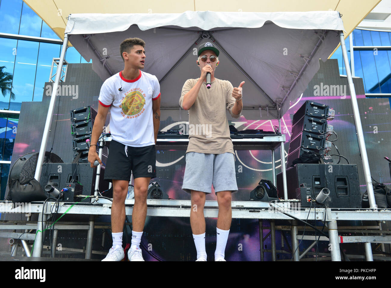 Y100 Mack-A-Poolooza ultimate poolside concert of the summer at ...