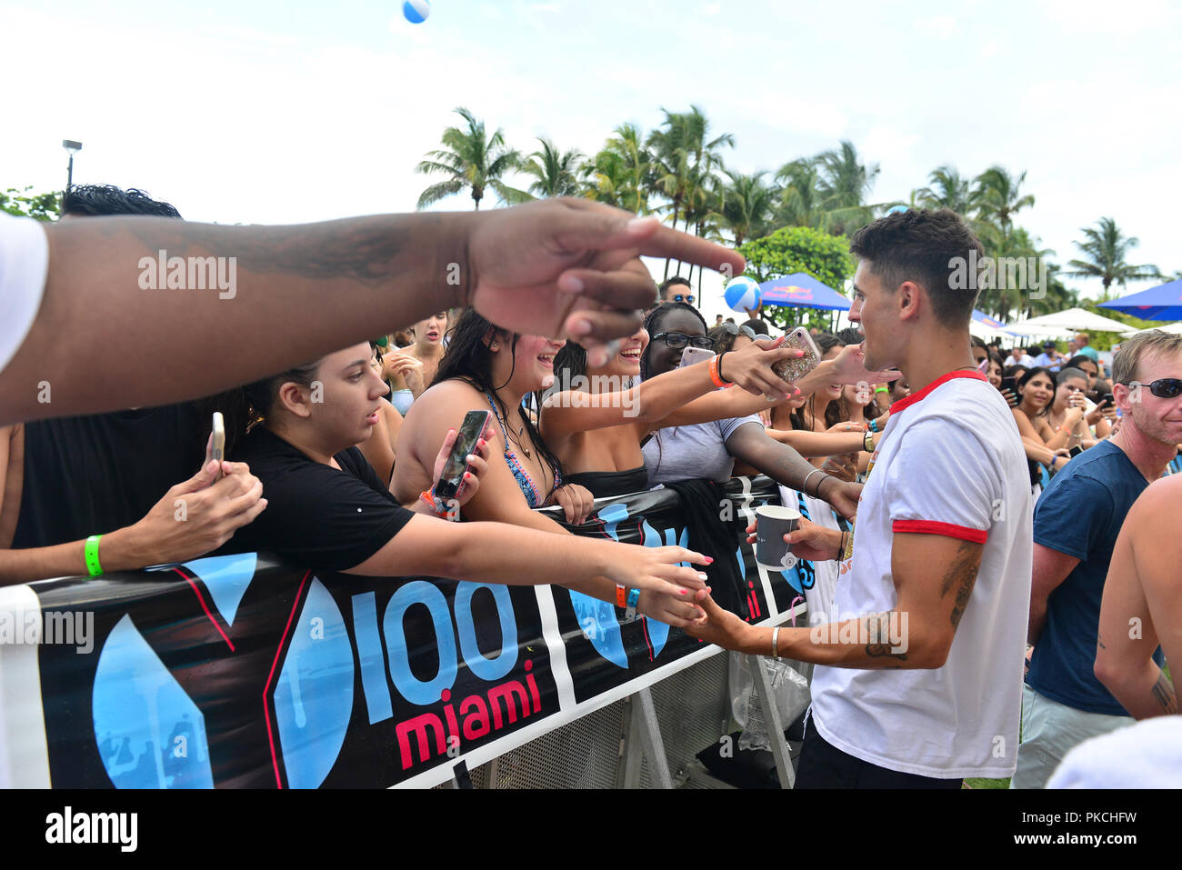 Y100 Mack-A-Poolooza ultimate poolside concert of the summer at ...