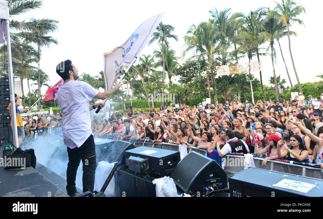 performs at the Y100 Mack-A-Poolooza ultimate poolside concert of the ...