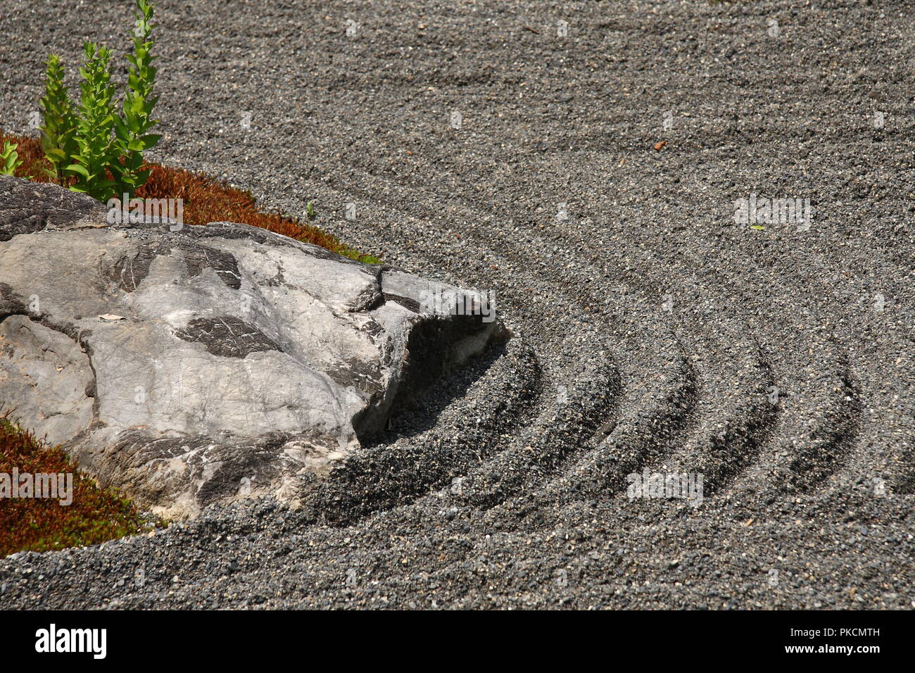 Japanese zen garden in Kyoto with big stones and raked gravel Stock ...
