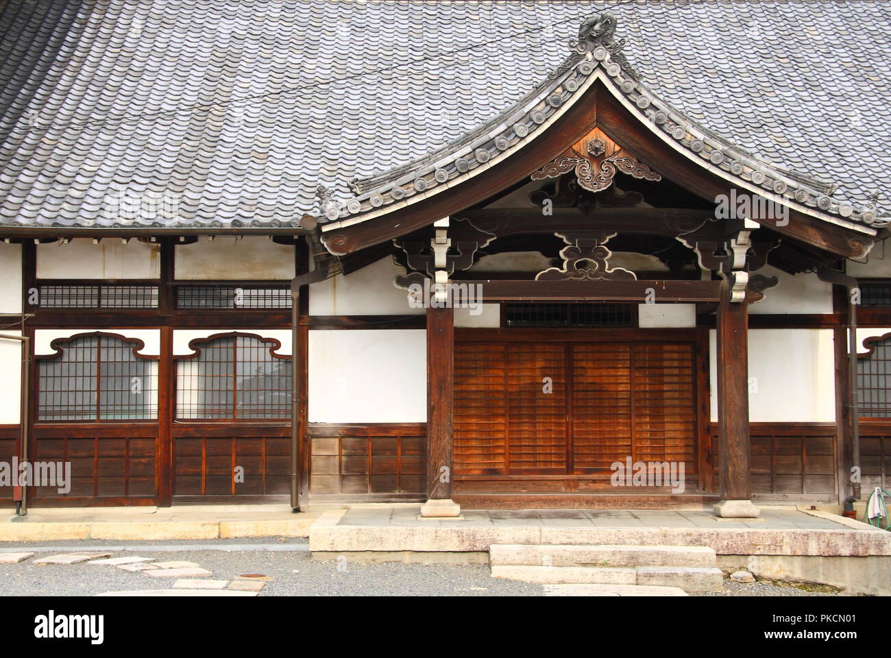 Japanese religious architecture hi-res stock photography and images - Alamy
