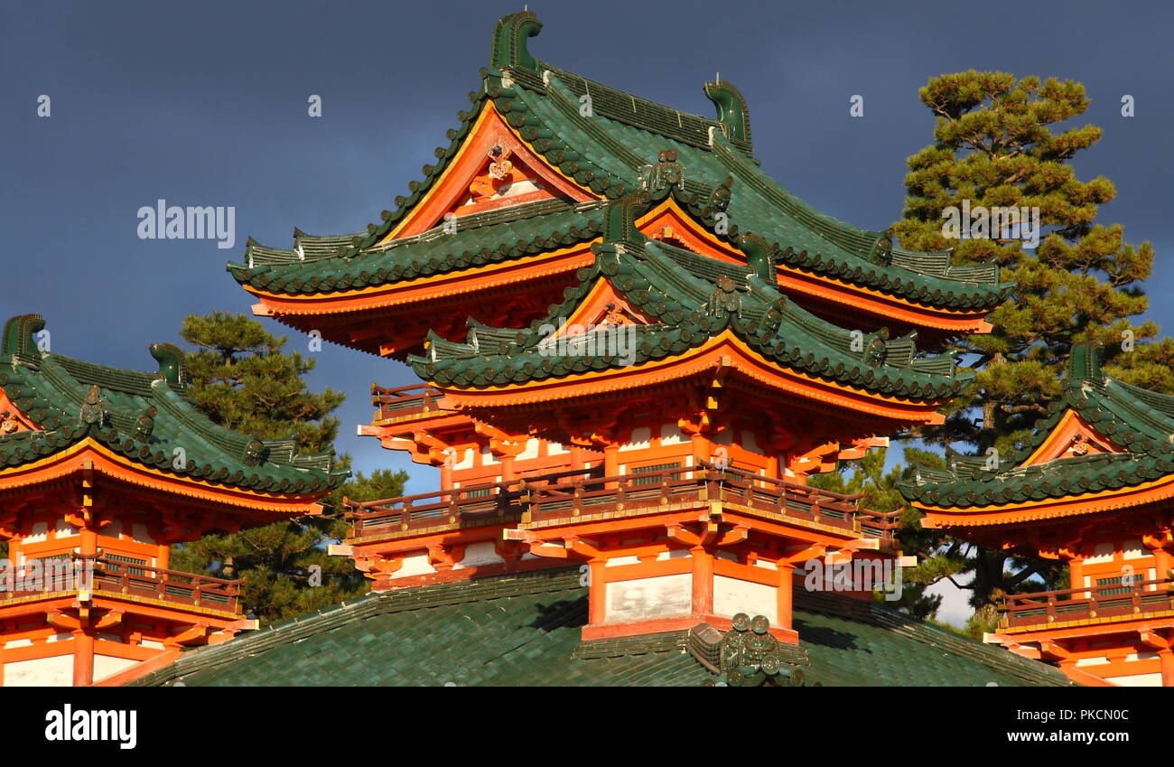 Shrine building hi-res stock photography and images - Alamy