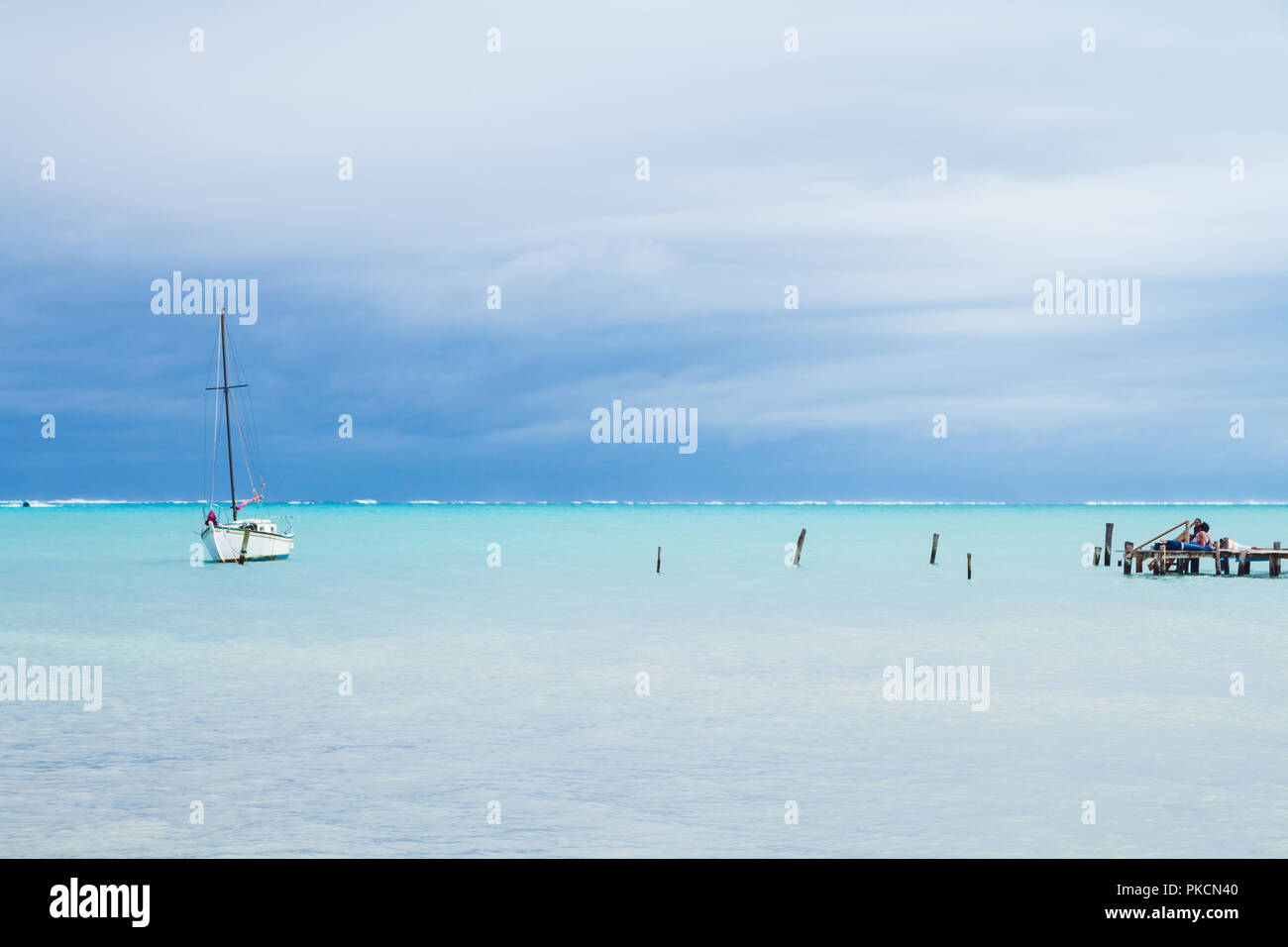 Boat mooring posts hi-res stock photography and images - Alamy