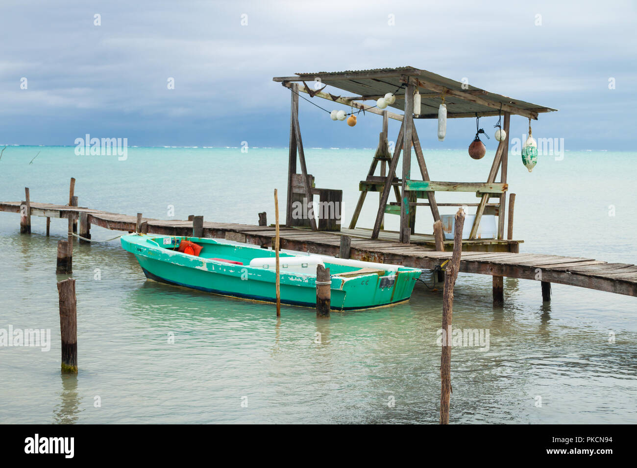 Boat mooring posts hi-res stock photography and images - Alamy