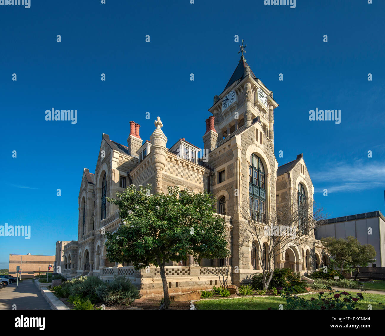 Romanesque revival style hi-res stock photography and images - Alamy