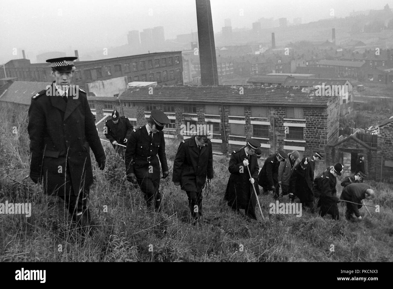 Police search following Wilma McCann murder 1975Yorkshire Ripper Stock ...