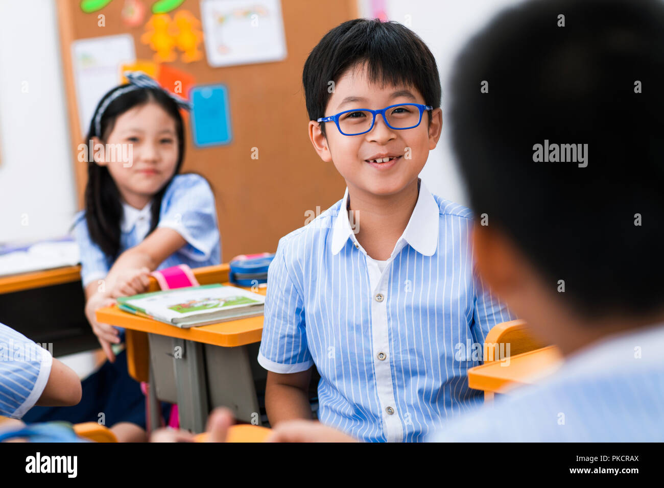 Classroom setting children hi-res stock photography and images - Alamy