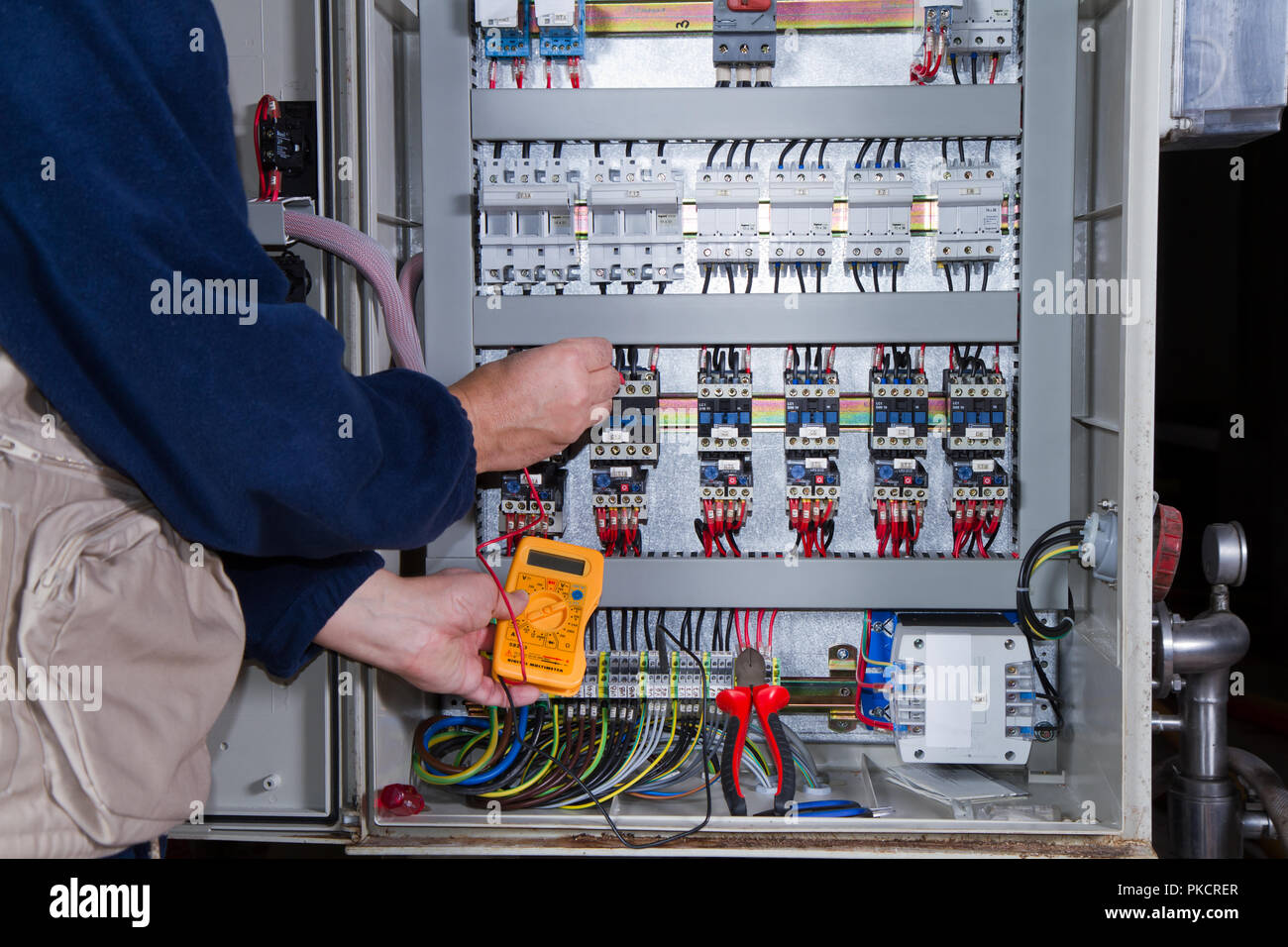Electrician electric hi-res stock photography and images - Alamy