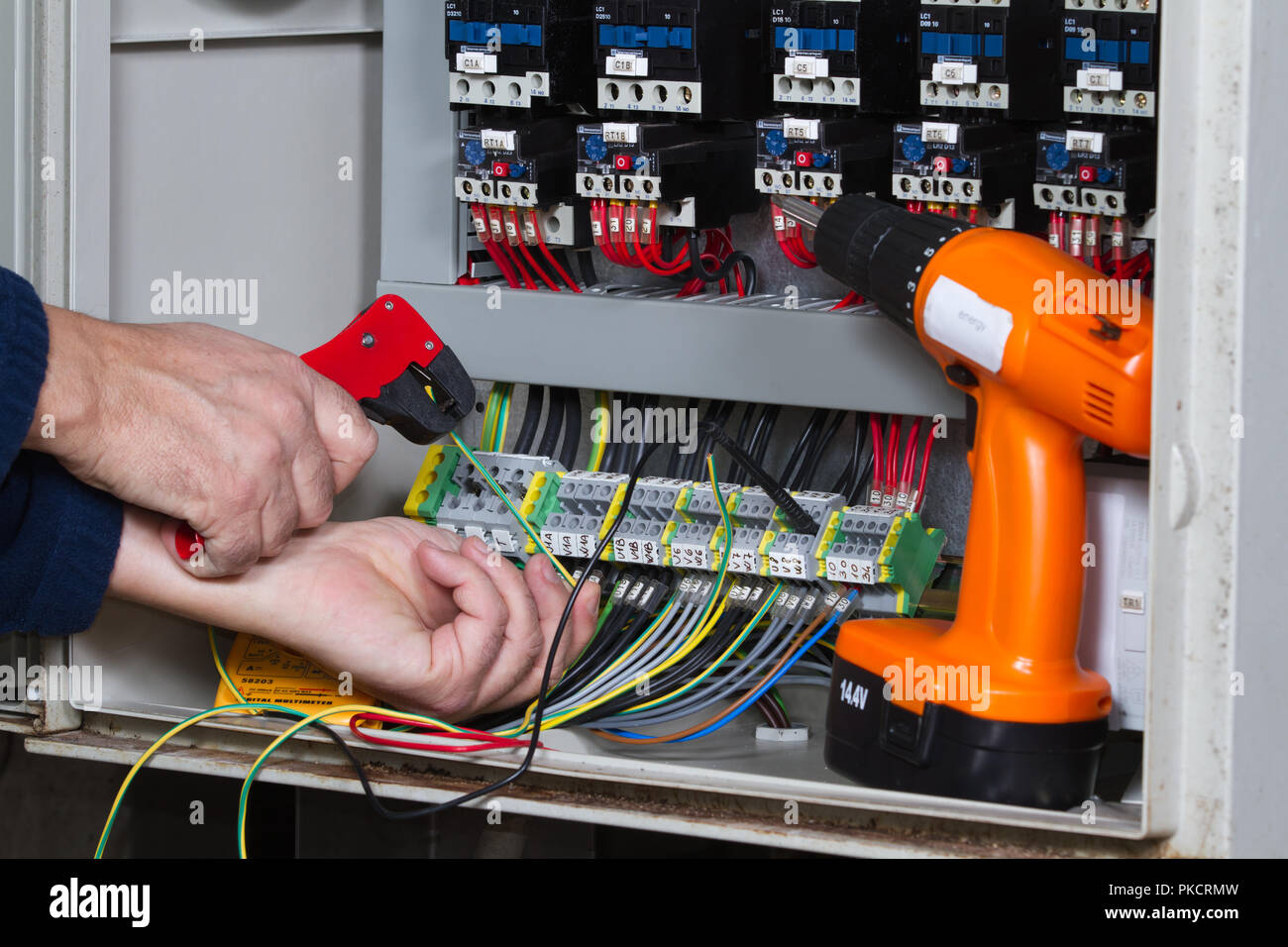 Electrician electric hi-res stock photography and images - Alamy