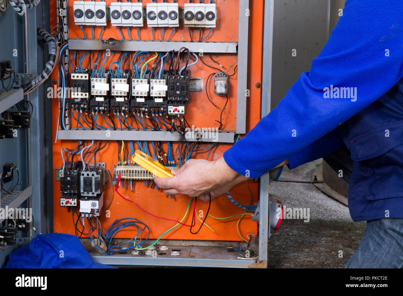 Electrician electric hi-res stock photography and images - Alamy