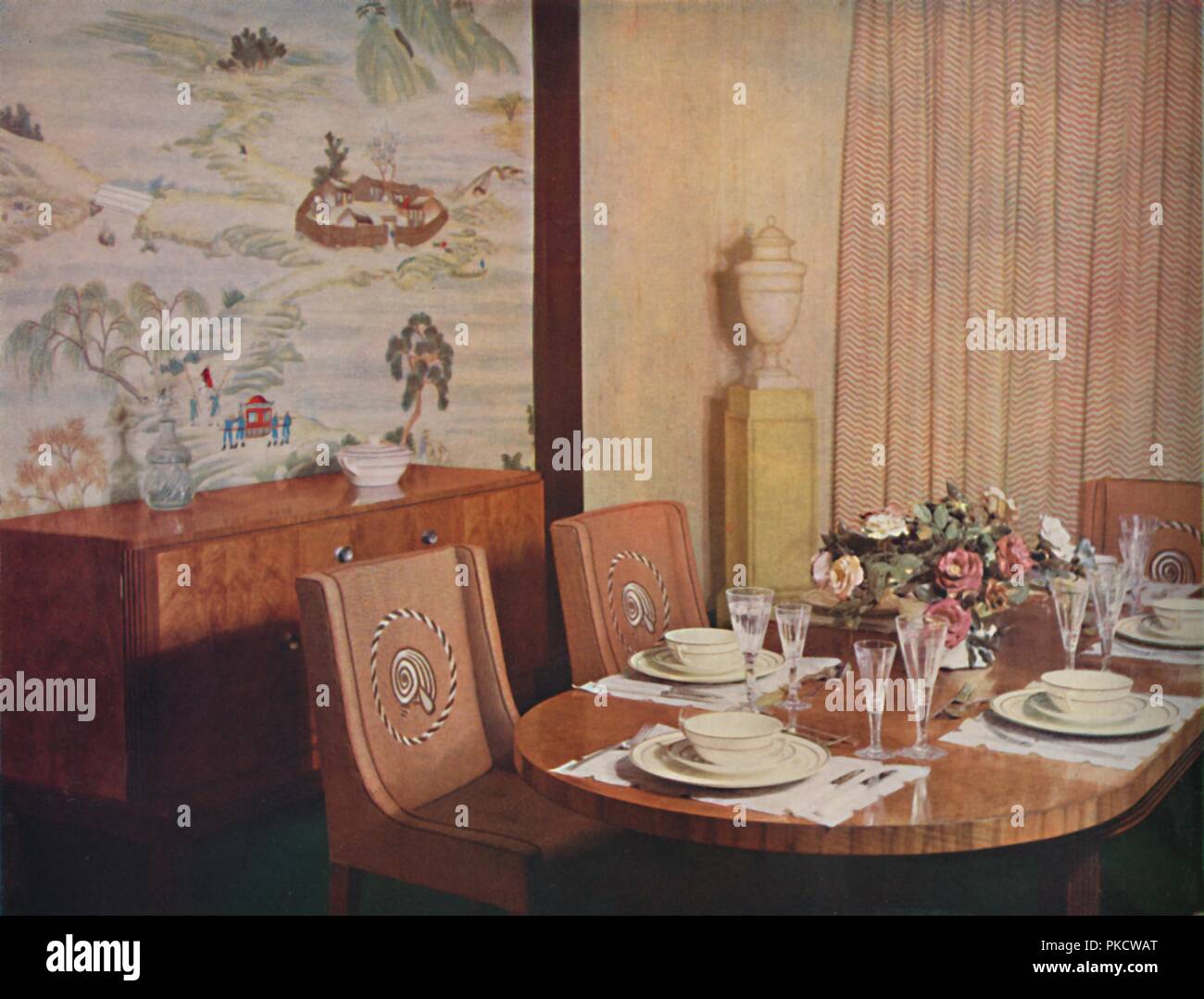 Department store interior 1940 hi-res stock photography and images - Alamy