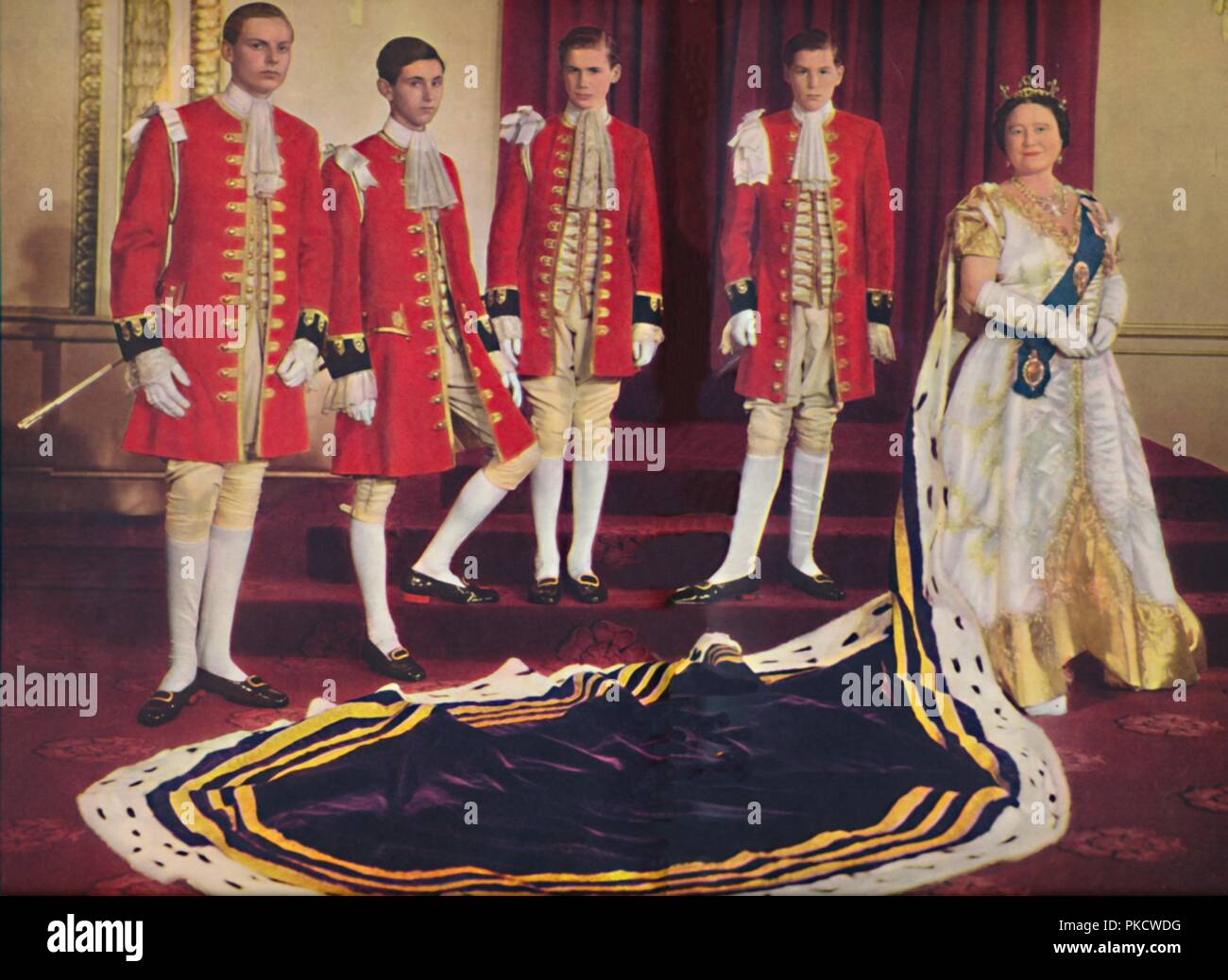 Queen elizabeth ii coronation dress hi-res stock photography and images ...