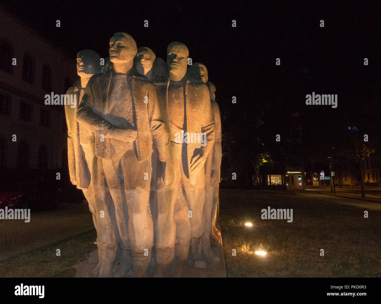 Communist era sculpture hi-res stock photography and images - Alamy Communist era sculpture hi-res stock photography and images - Alamy