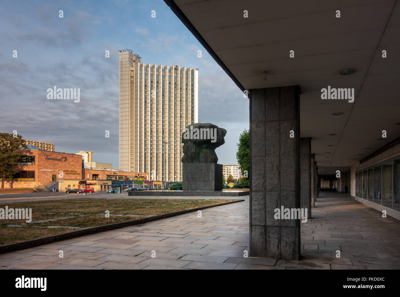 Giant karl marx head hi-res stock photography and images - Alamy