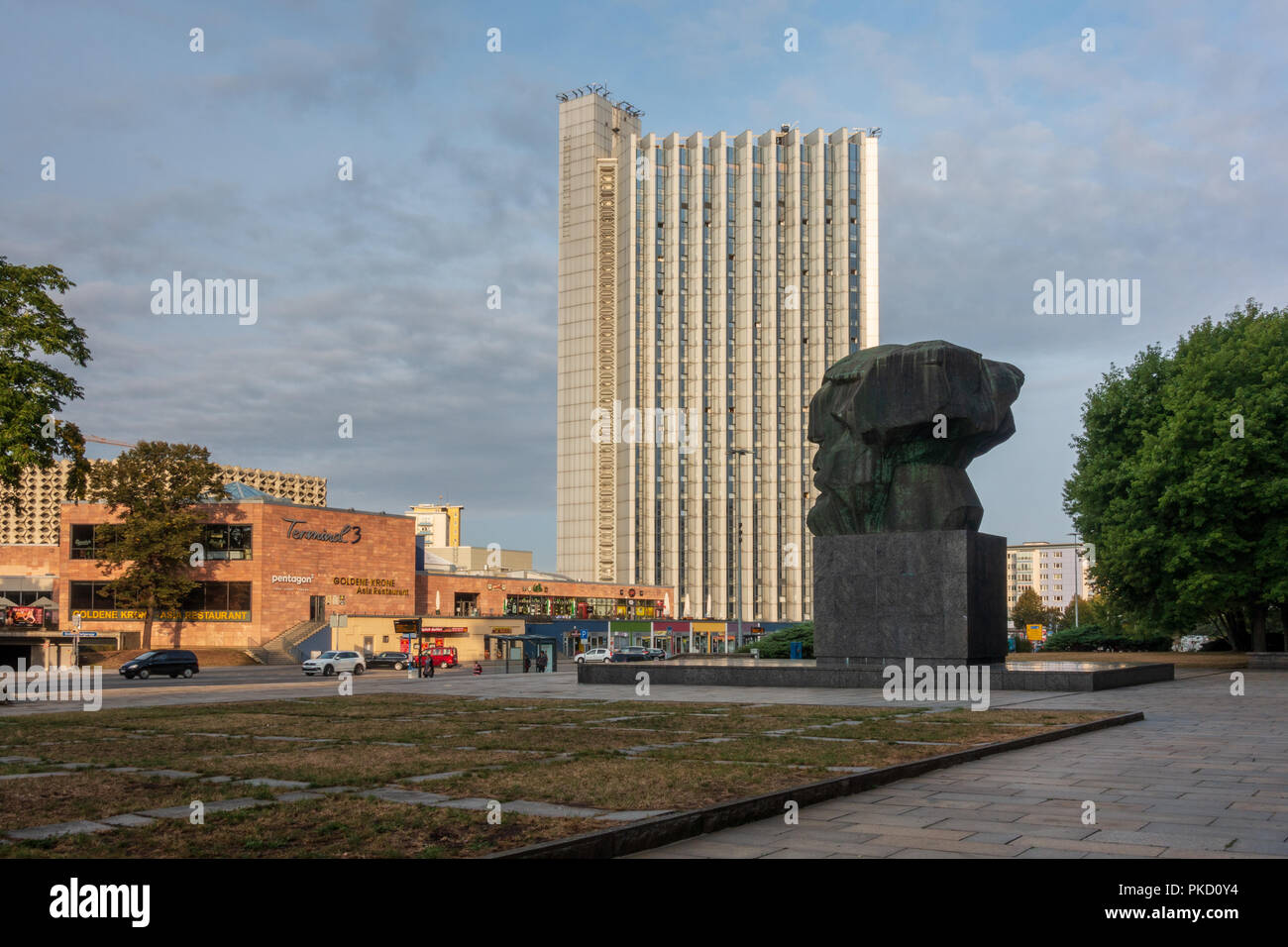 Giant karl marx head hi-res stock photography and images - Alamy