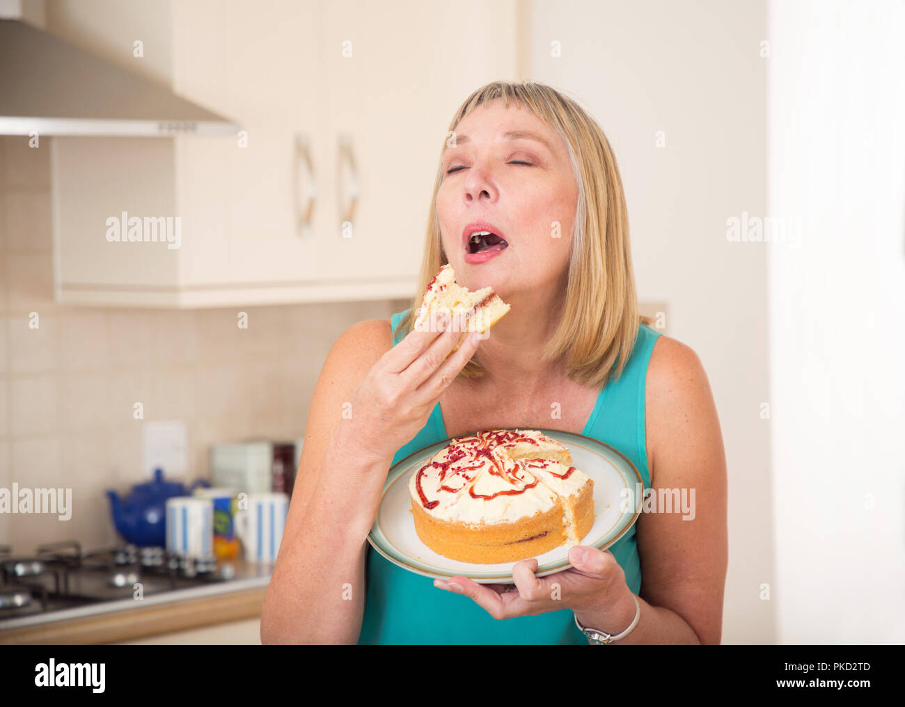 Woman hold cake forty hi-res stock photography and images - Alamy