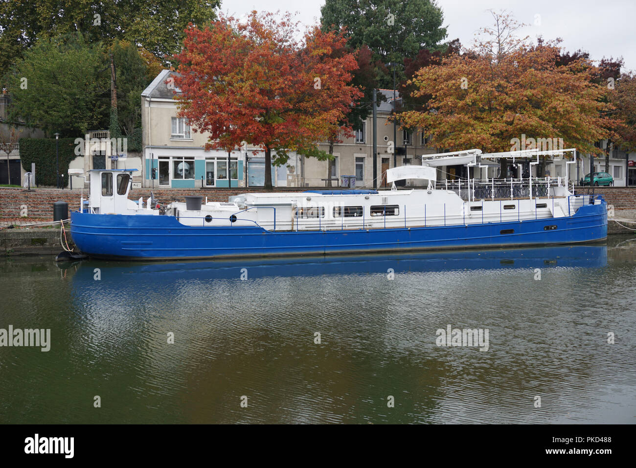 Deck wood barge hi-res stock photography and images - Alamy