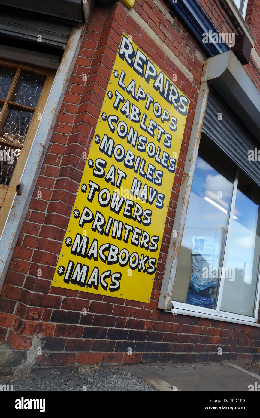 English Computer repair shop sign and shop window Stock Photo - Alamy