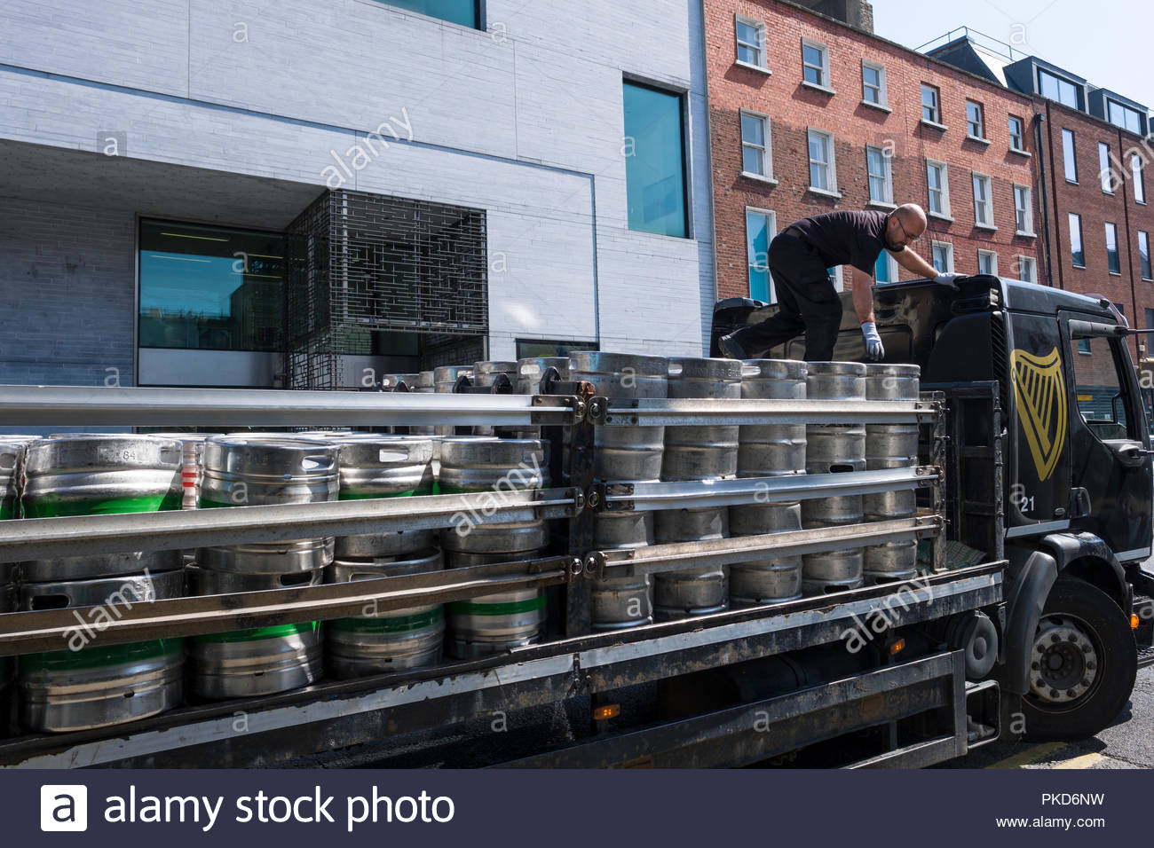 Guinness Logo High Resolution Stock Photography and Images - Alamy