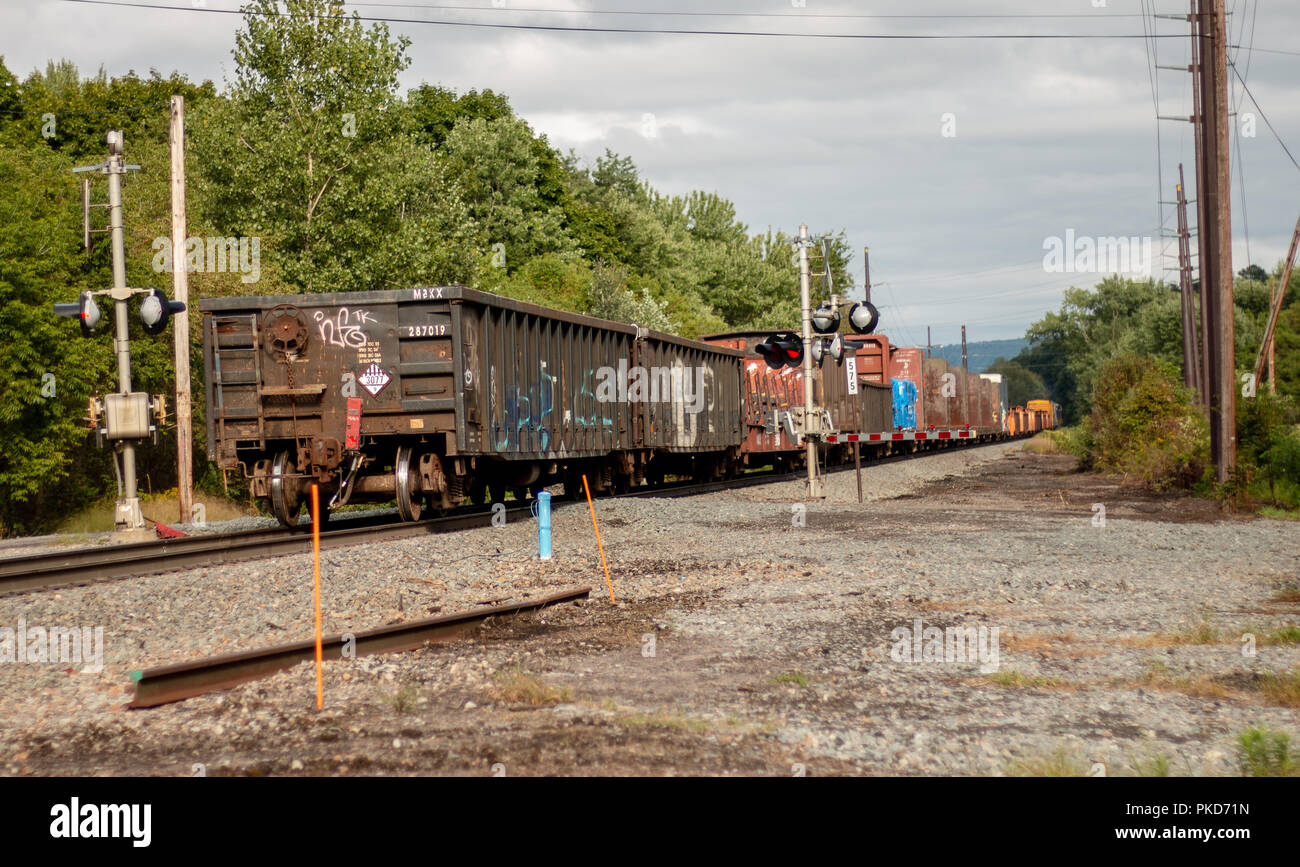 Side of passenger train hi-res stock photography and images - Alamy