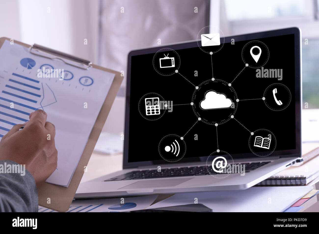 Cloud Service (Cloud Computing diagram on the new computer interface ...