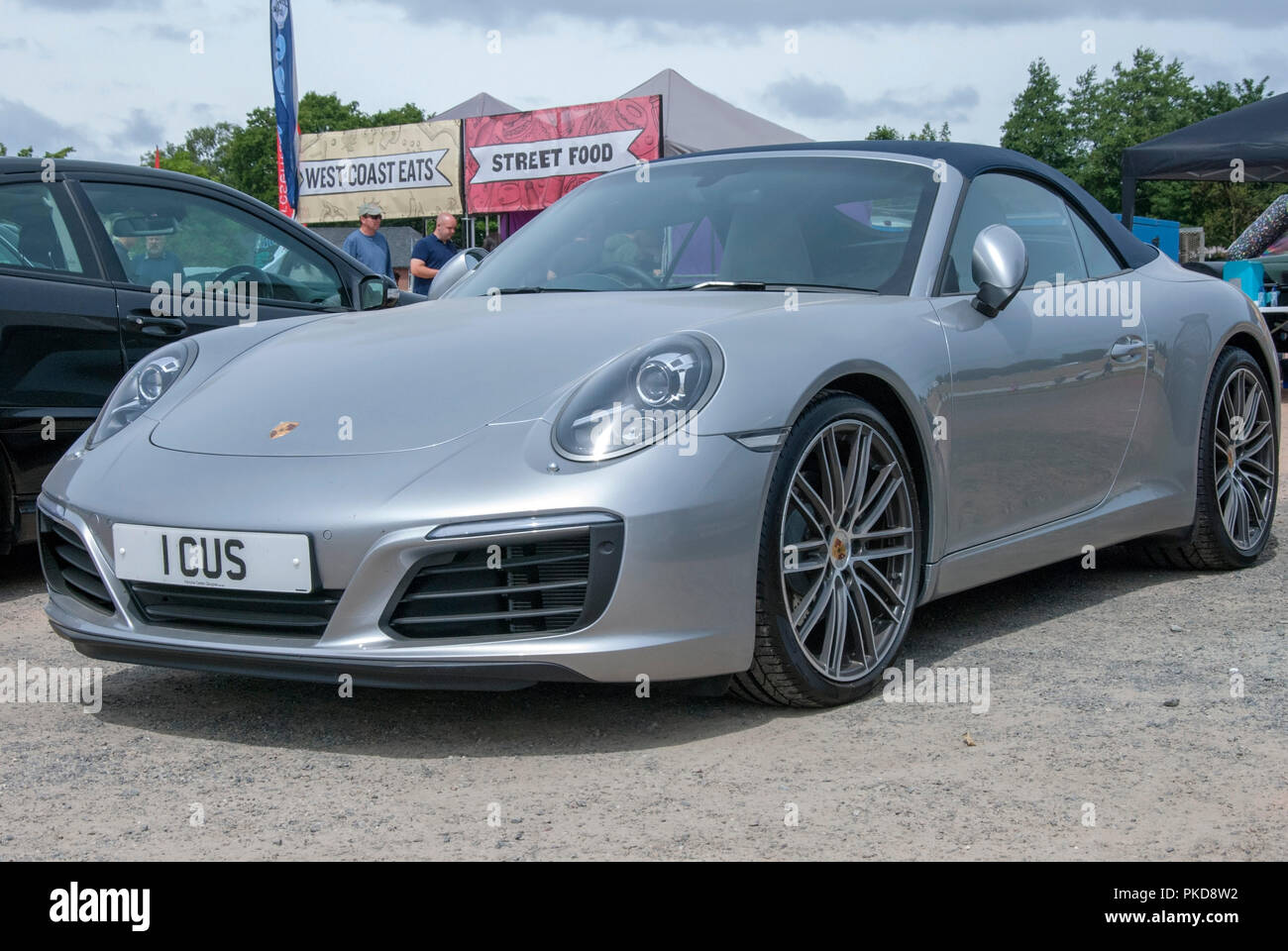 Porsche 911 side view hi-res stock photography and images - Alamy