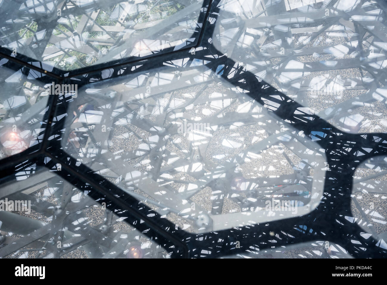 The Hive, Kew Gardens - Created by artist Wolfgang Buttress Stock Photo ...
