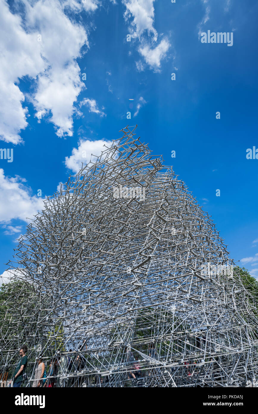 The Hive, Kew Gardens - Created by artist Wolfgang Buttress Stock Photo ...