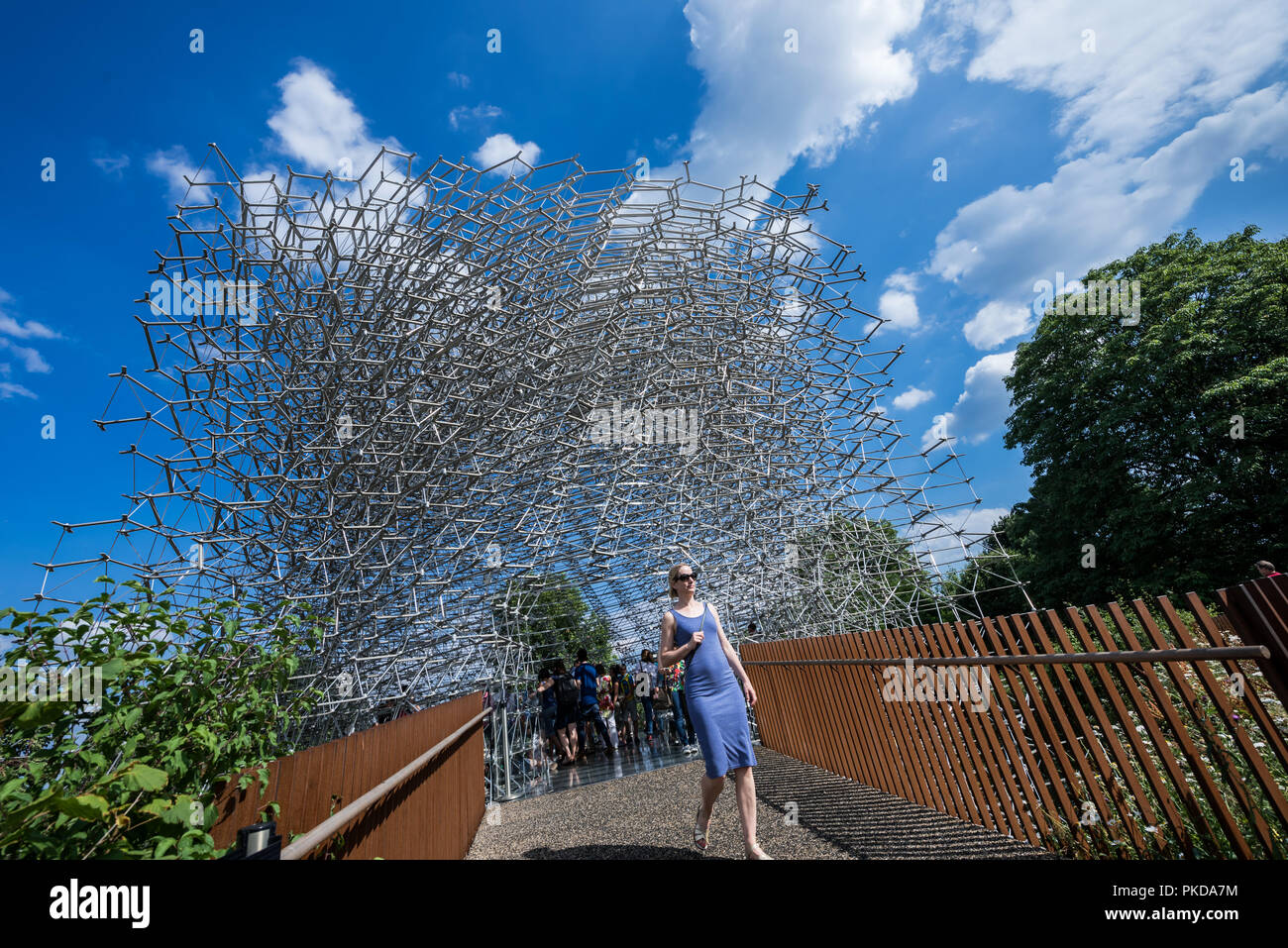 The Hive, Kew Gardens - Created by artist Wolfgang Buttress Stock Photo ...