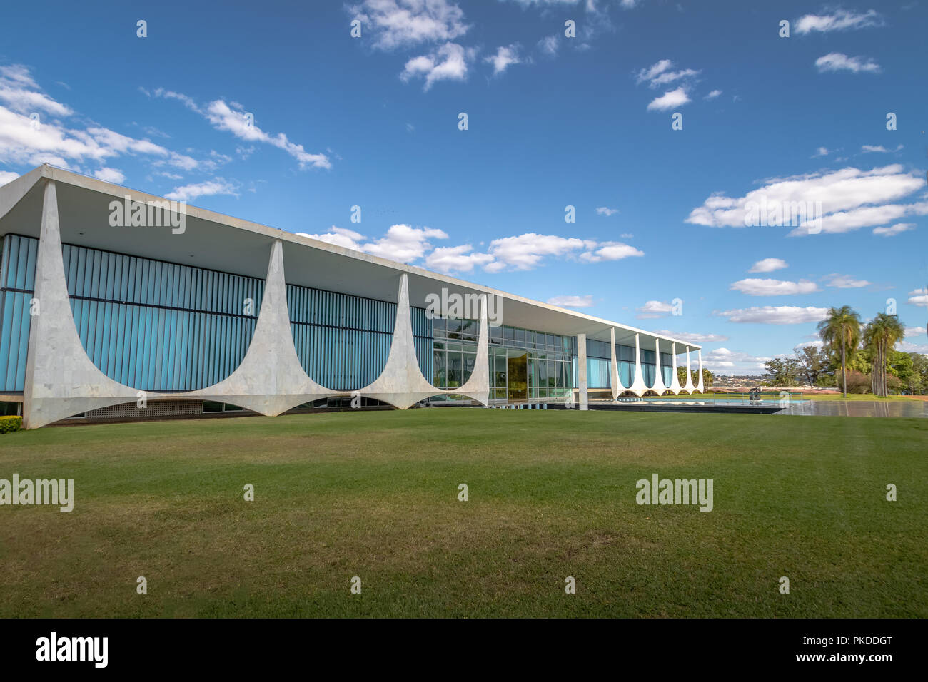 Alvorada palace brasilia hi-res stock photography and images - Alamy