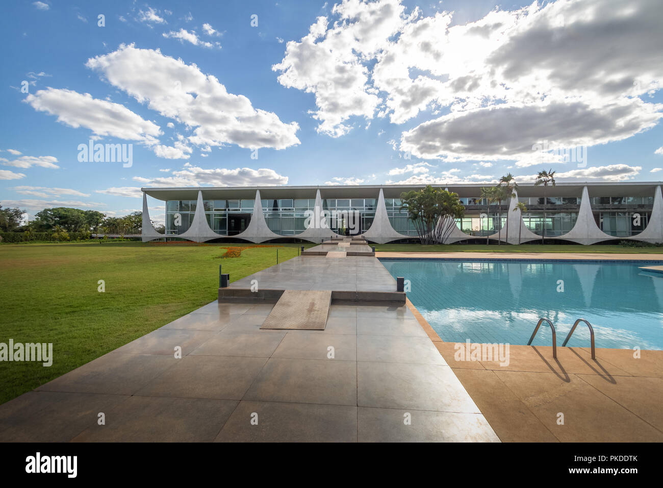 Palacio da alvorada hi-res stock photography and images - Alamy