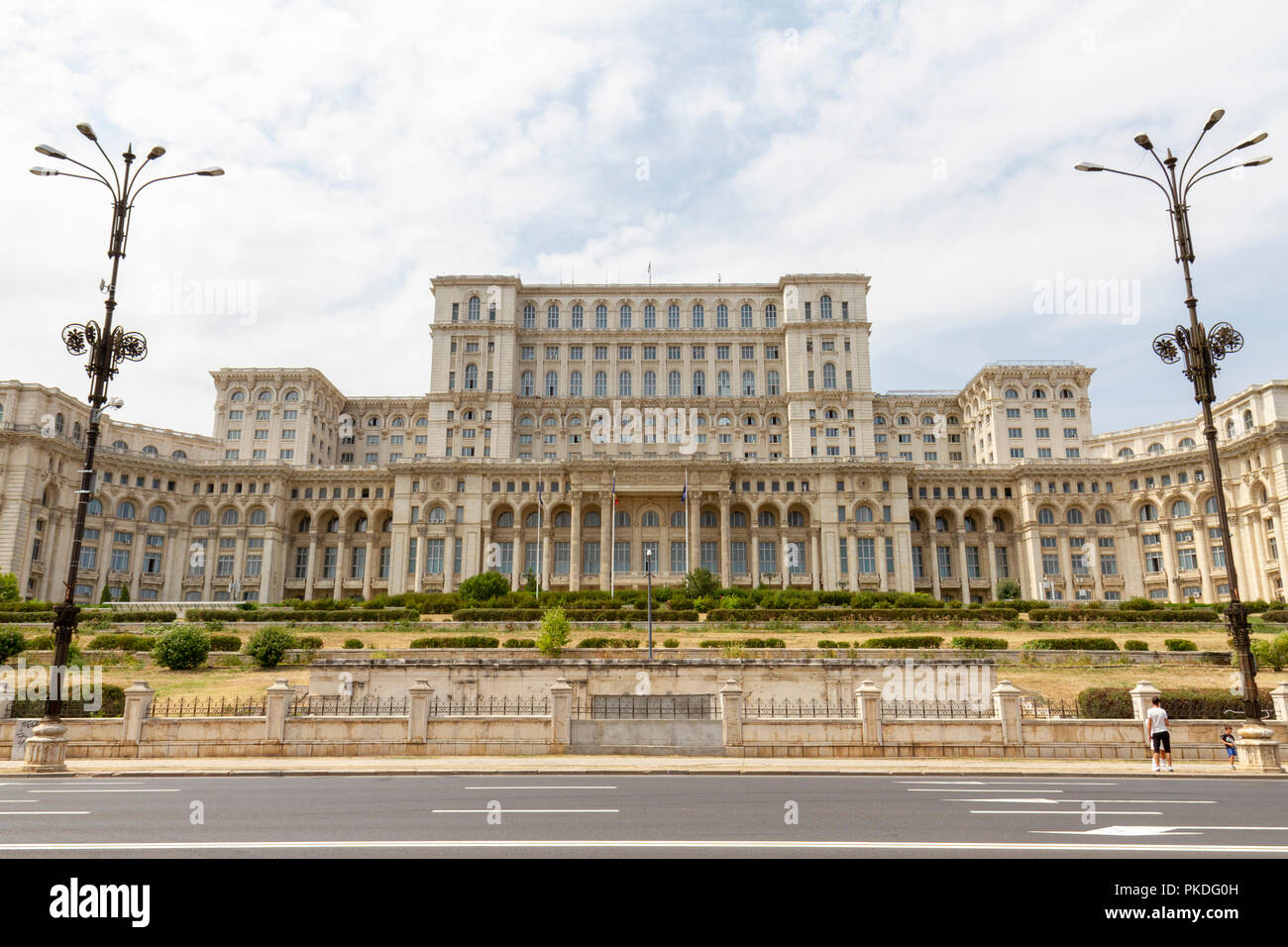 Romanian palace hi-res stock photography and images - Alamy