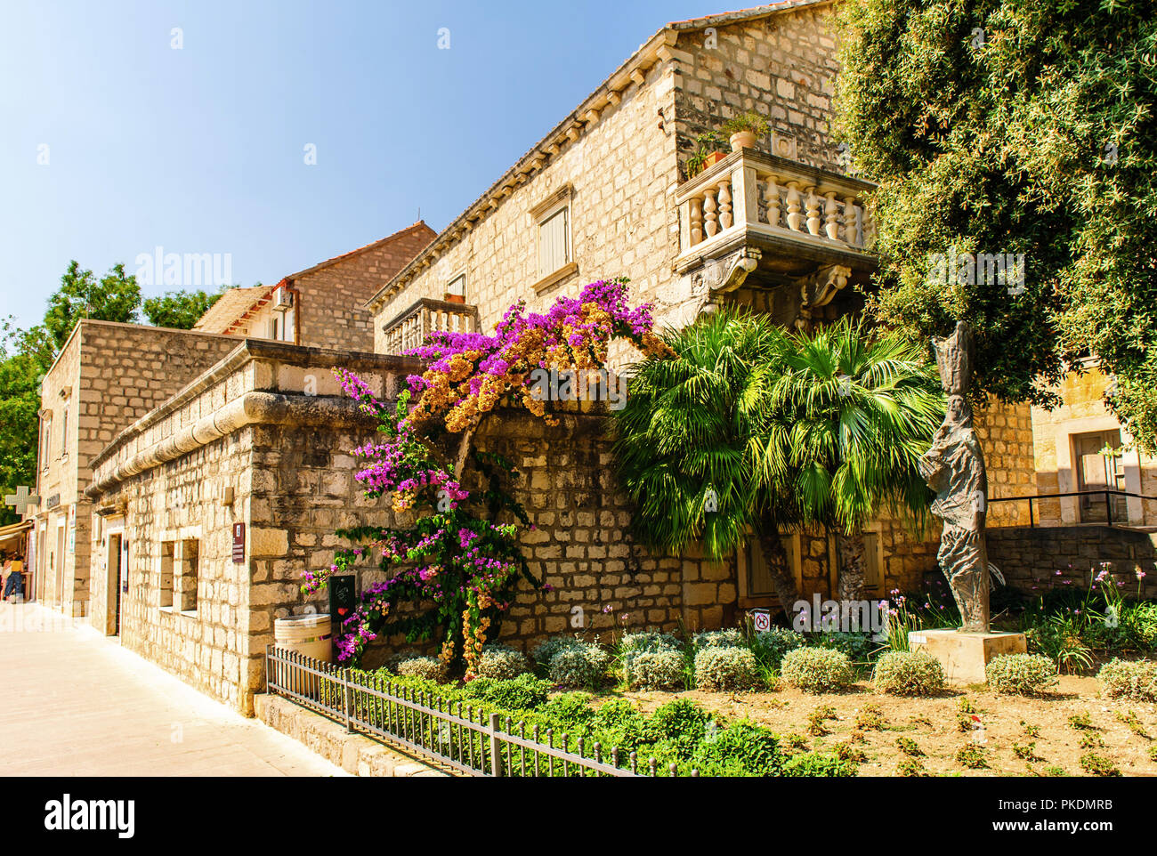 Beautiful view island palace hi-res stock photography and images - Alamy