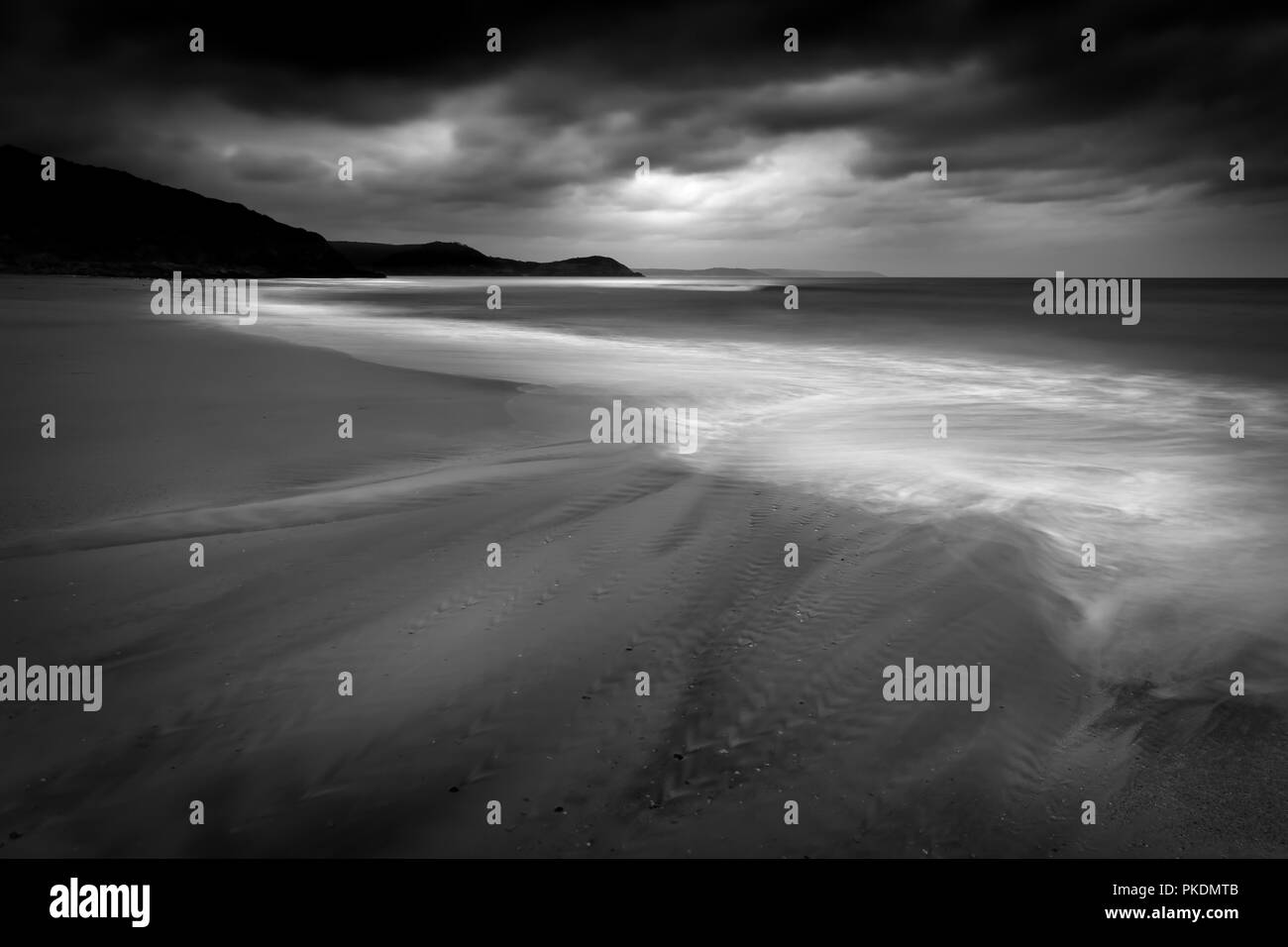 Shoreline curves hi-res stock photography and images - Alamy