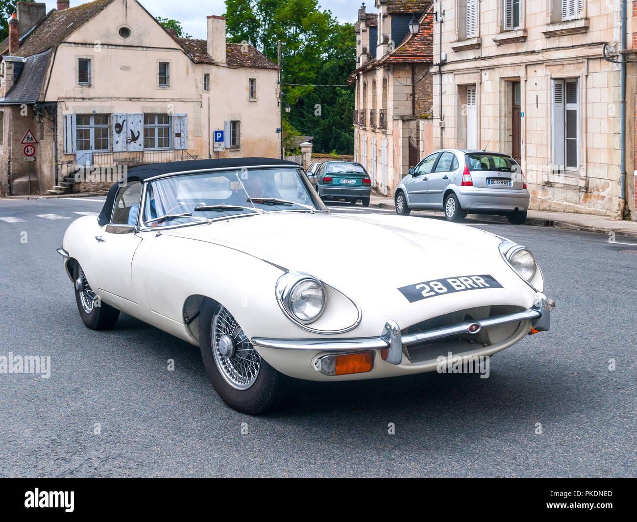 White e type jaguar hi-res stock photography and images - Alamy