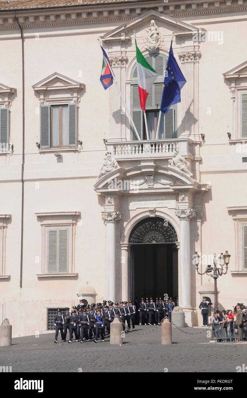 Italy, Lazio, Rome, Quirinal Hill, changing of the guard ceremony ...