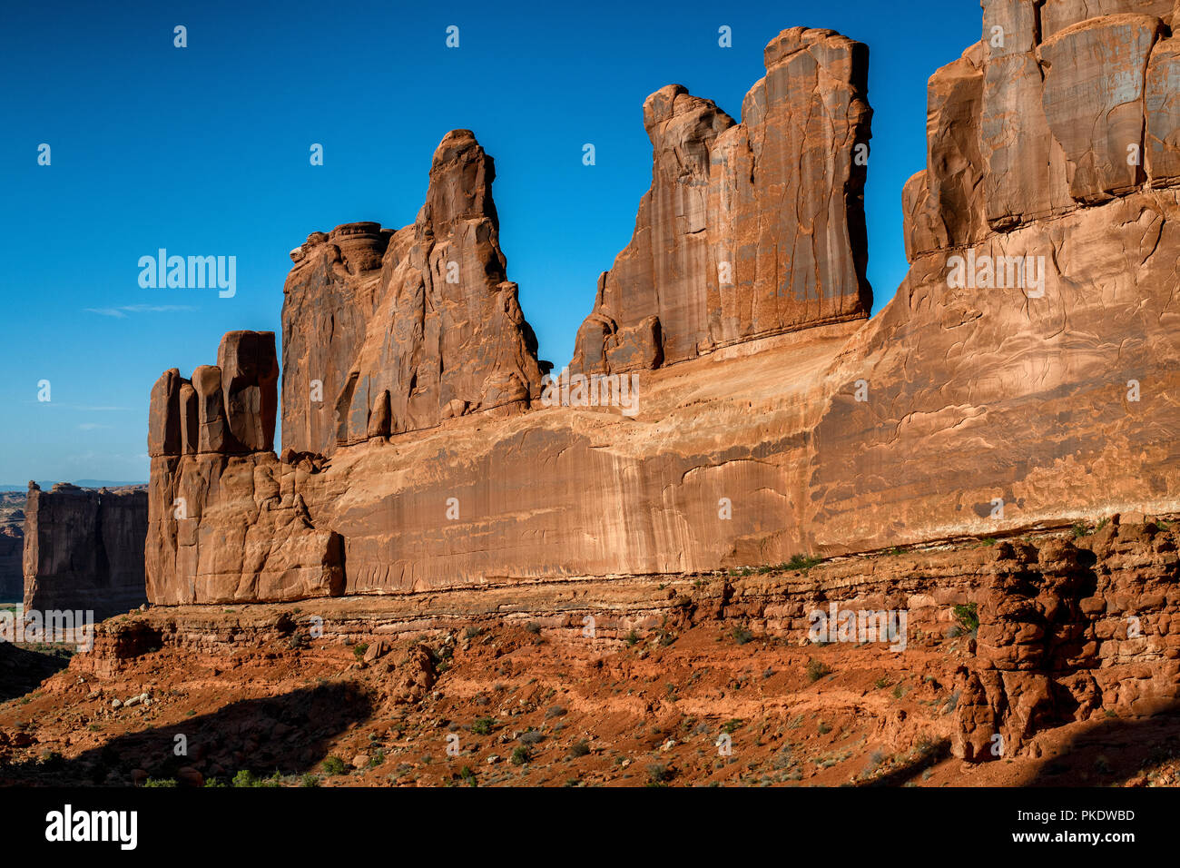 The Courthouse Towers Rock formations from Park Avenue viewpoint Arches ...